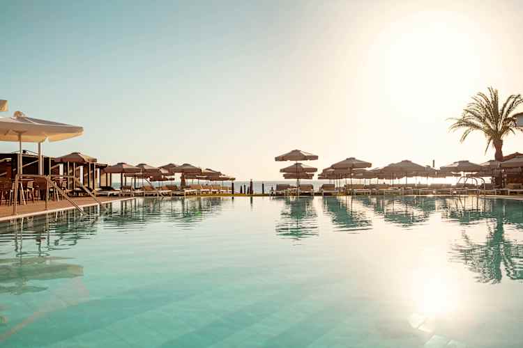 Reiser til Kypros - Solsikkert og populært